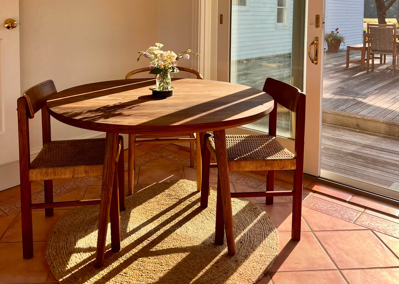 Voya Round Dining Table